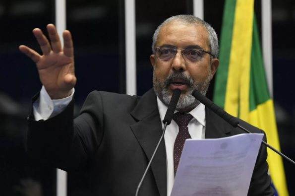 Paim quer uma nova CLT, o “Estatuto do Trabalho” - CONTRATUH